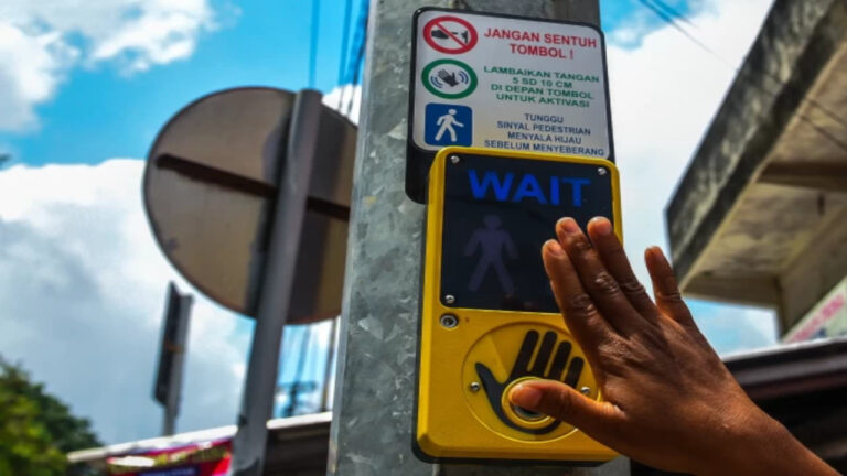 The Importance of Crosswalks and Pedestrian Signals - Bukemersanacokyakisir